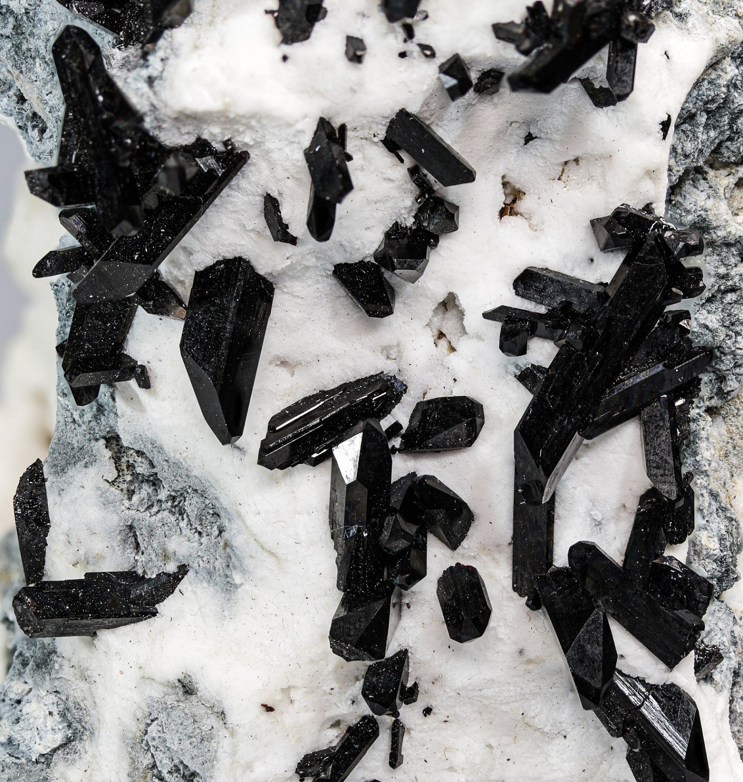 Neptunit & Natrolith – Meilen-Stein